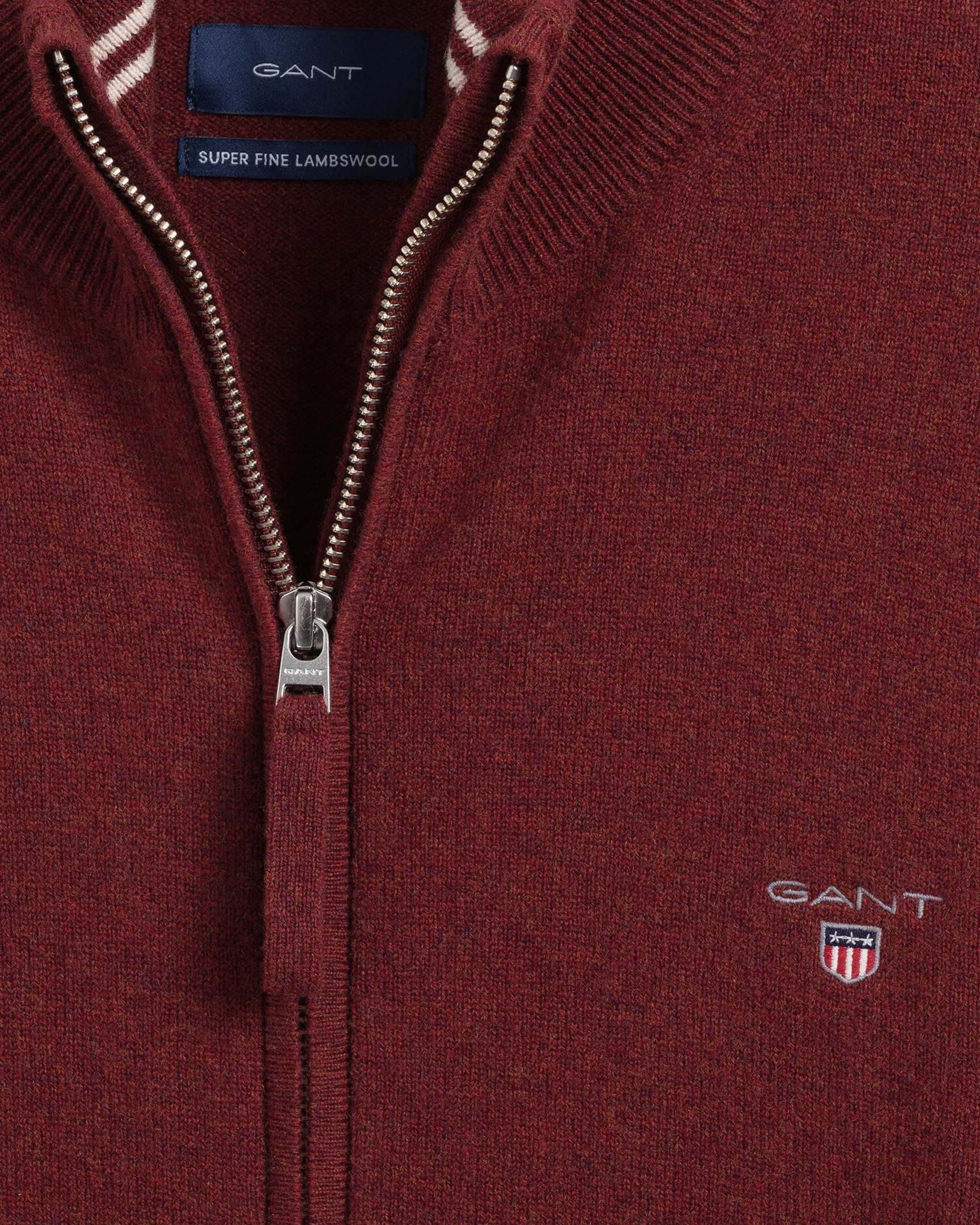 Gant Superfijn Lamswol Zipper Vest in kleur Royal Port Red | Jan Rozing ...